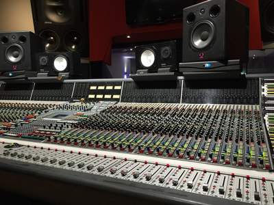What Cables Do You Need For Studio Monitors? (7 Cable Types Explained ...